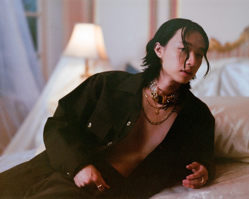 凱西 keshi 曾因愛唱歌被霸凌 如今串流狂飆16億反嗆「這就是最厲害的復仇！」 - MeMeOn 迷迷音