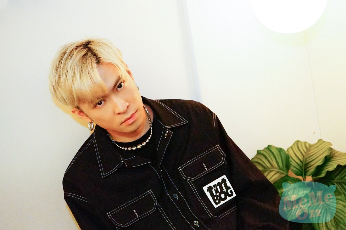 訪問 / Chrisflow 唐仲彣 夢想開咖啡廳擺自己的作品 「嘻哈就是做自己最吸引我！」 - MeMeOn 迷迷音