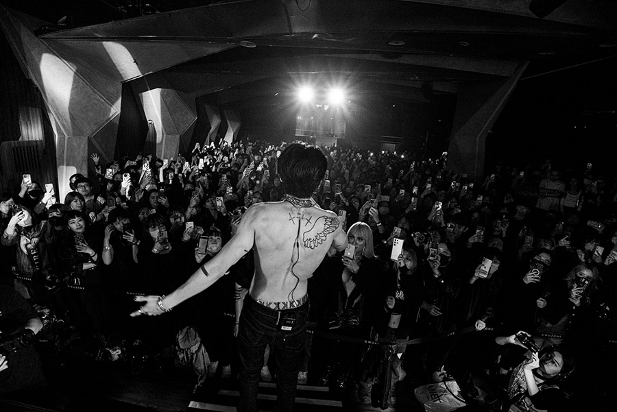 潮流新人 KIRE 首開個唱獲孫盛希、吳思賢助攻 - MeMeOn 迷迷音