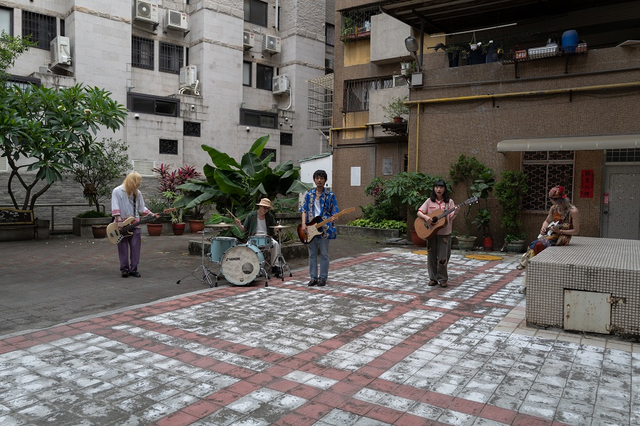 專訪 / Cody・Lee (李) 剛演完浮現祭又來台拍 MV 主唱直呼：還想再來台灣！ - MeMeOn 迷迷音