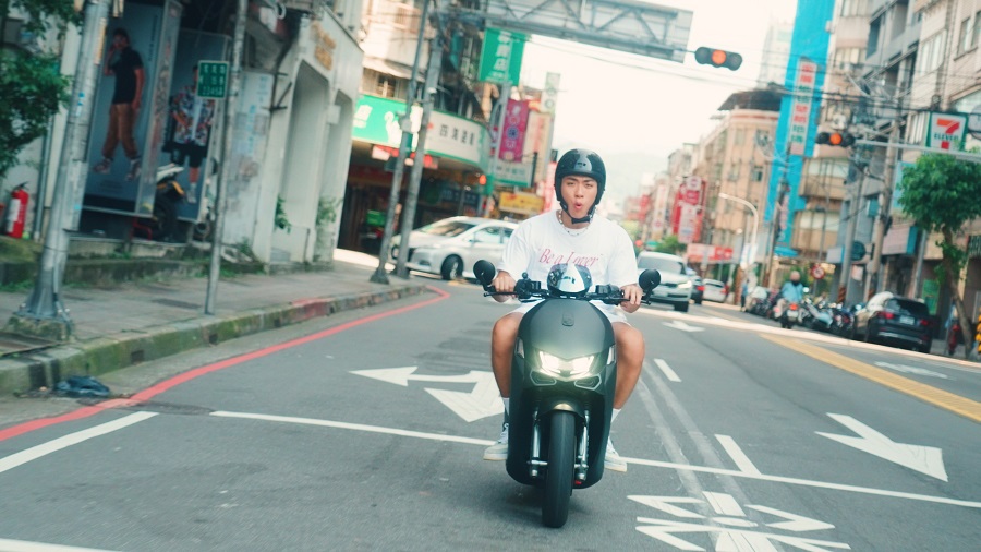 創作新人 王ADEN 為新輯熱血騎車環島 - MeMeOn 迷迷音