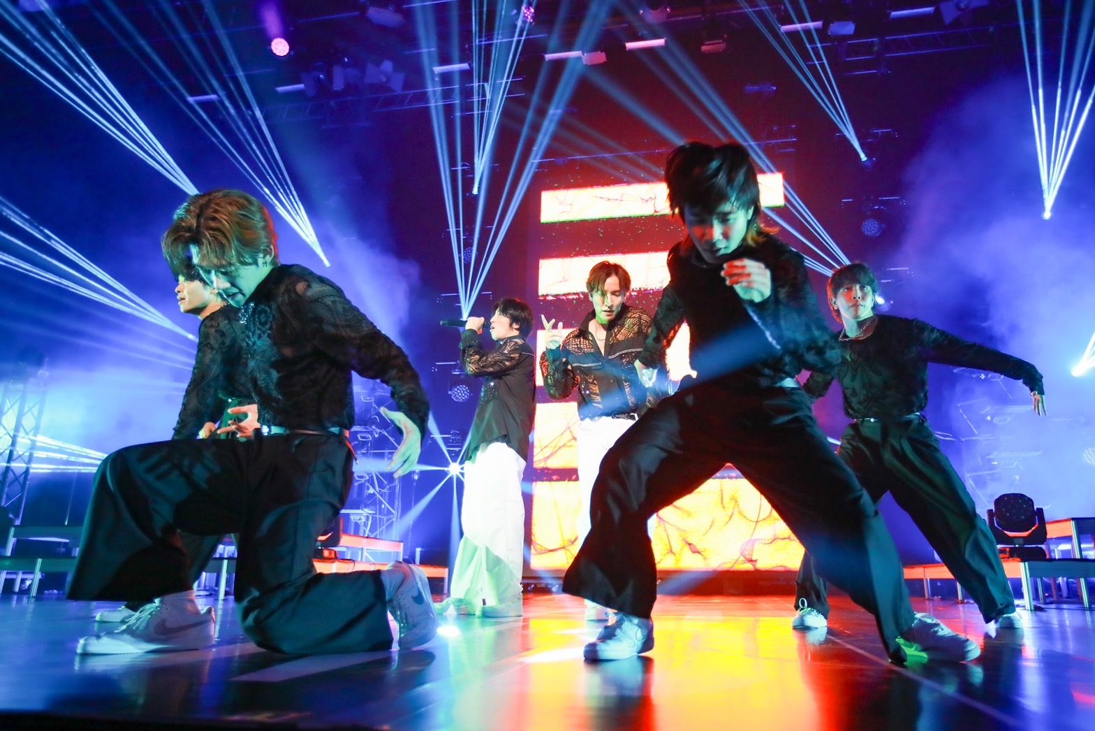 現場 / w-inds. 新歌送台灣 帥到被吐槽「要確定耶」 - MeMeOn 迷迷音