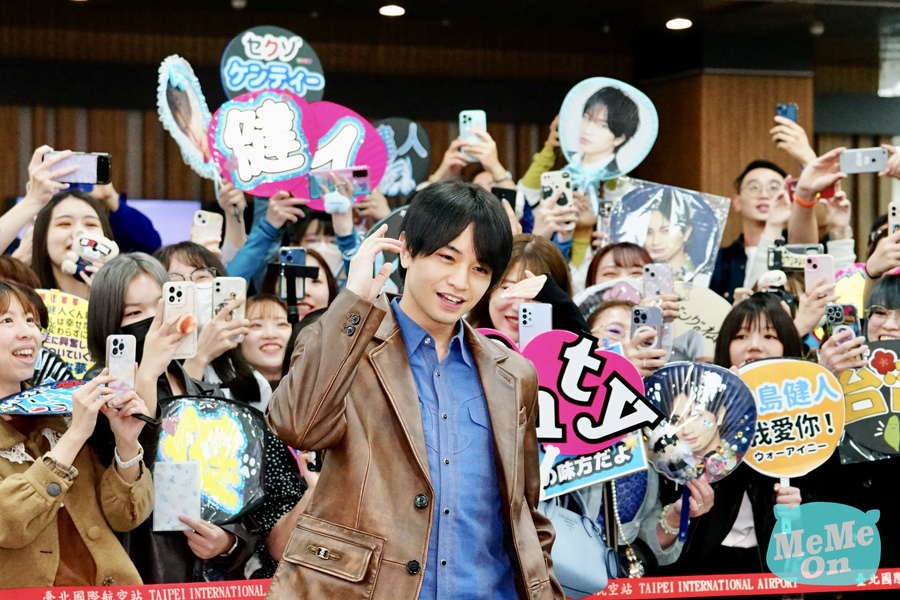 Kenty 中島健人 抵台 500 粉絲接機 招牌「sexy thank you」讓現場尖叫連連 - MeMeOn 迷迷音