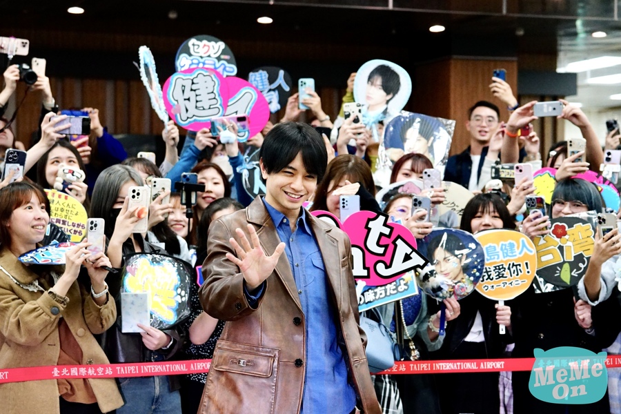 Kenty 中島健人 抵台 500 粉絲接機 招牌「sexy thank you」讓現場尖叫連連 - MeMeOn 迷迷音