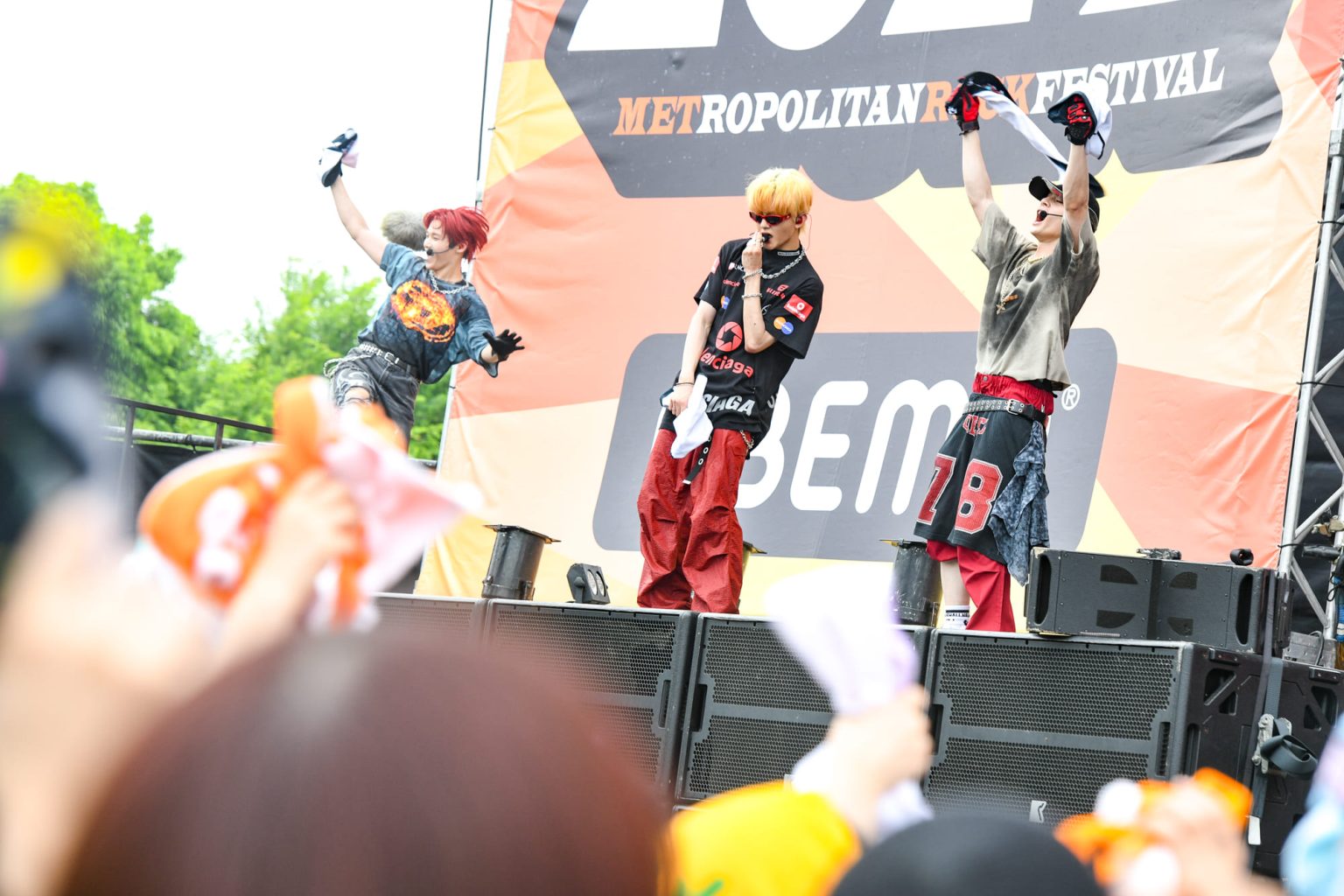 INI 日本音樂祭開唱曝「雨男」就是他！ - MeMeOn 迷迷音