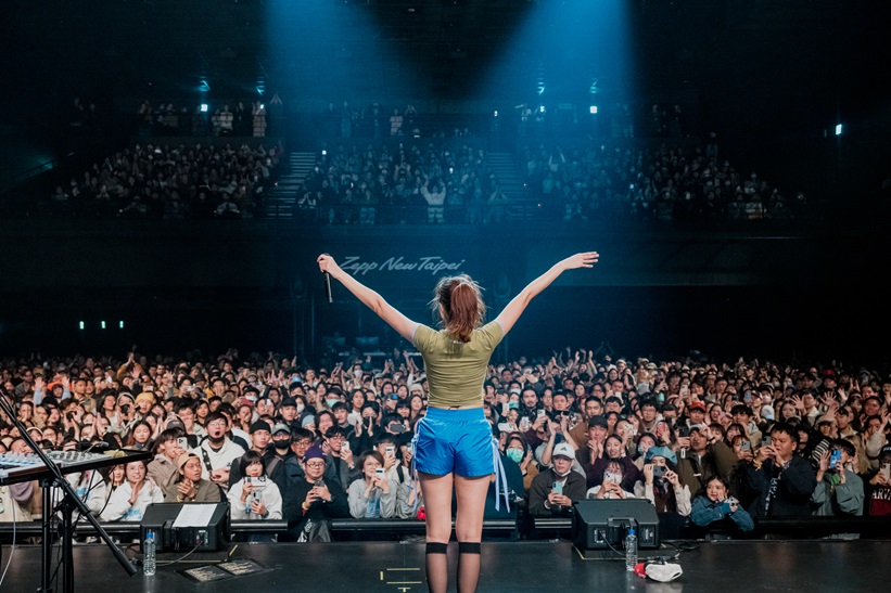 9m88 2025 春季巡迴首唱新歌〈我只想唱歌給你聽〉 許下新年新希望「放過自己」 - MeMeOn 迷迷音