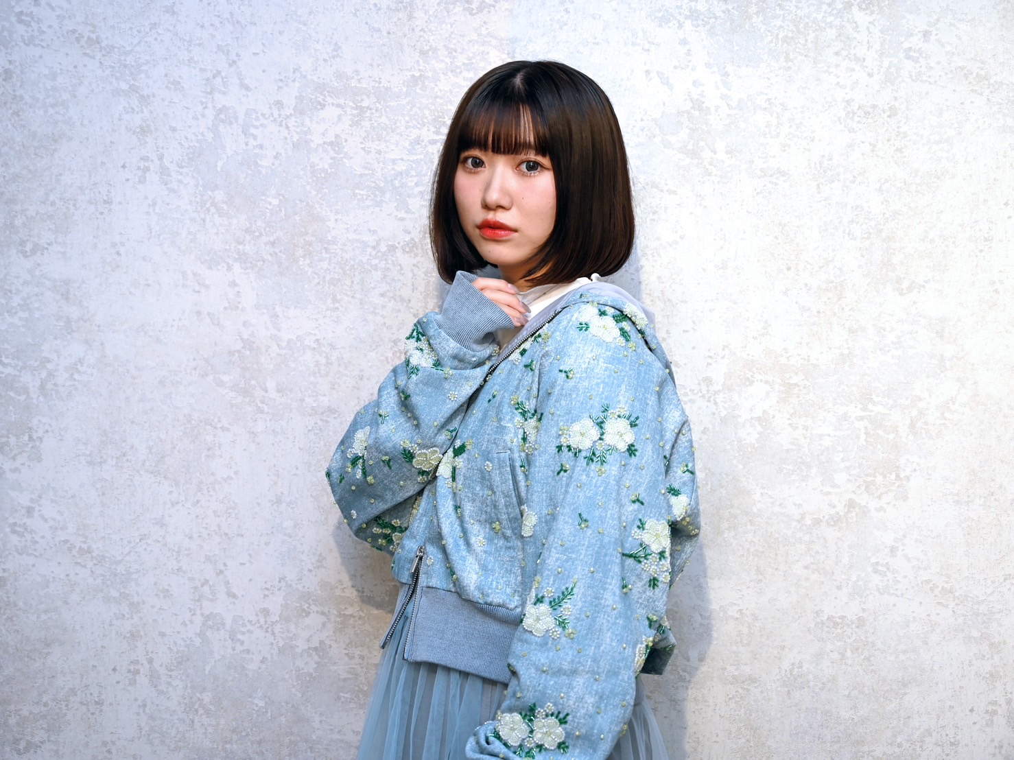 日本最強神秘女聲 Ado 不可不知的 12 個故事 - MeMeOn 迷迷音