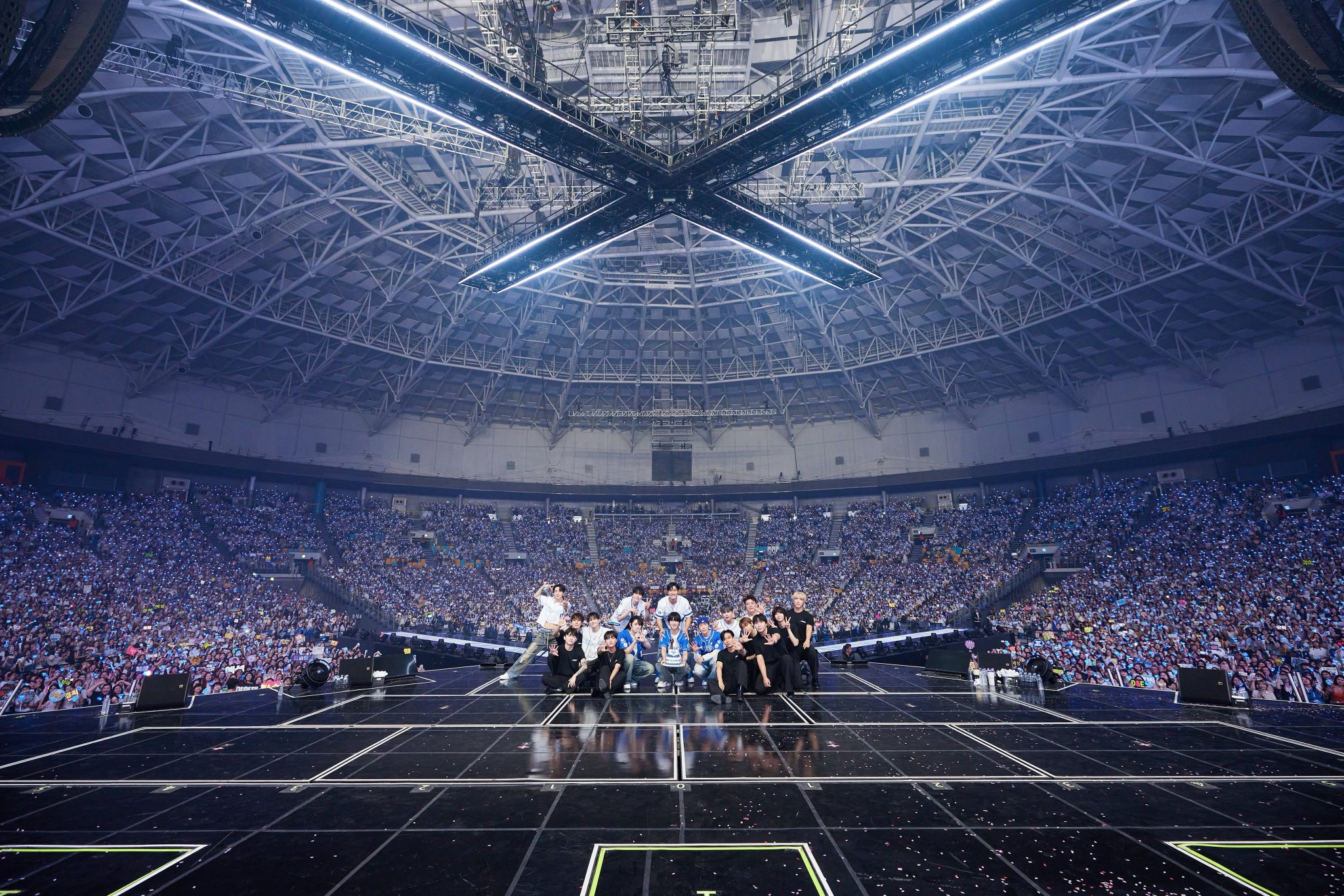 SUPER JUNIOR 出道 20 周年首爾演唱會：圭賢意外受傷仍敬業演出，藝聲生日許願全團平安健康 - MeMeOn 迷迷音