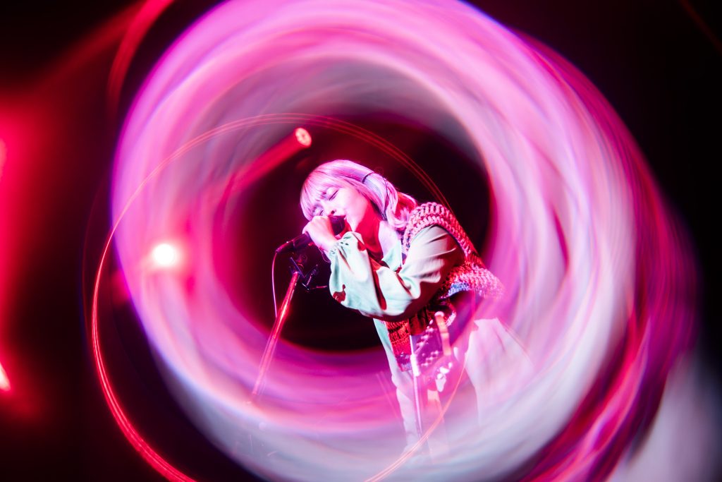 搖滾大神 HYDE 暌違五年發新專《HYDE [INSIDE]》，宣告 11 月來台！ - MeMeOn 迷迷音